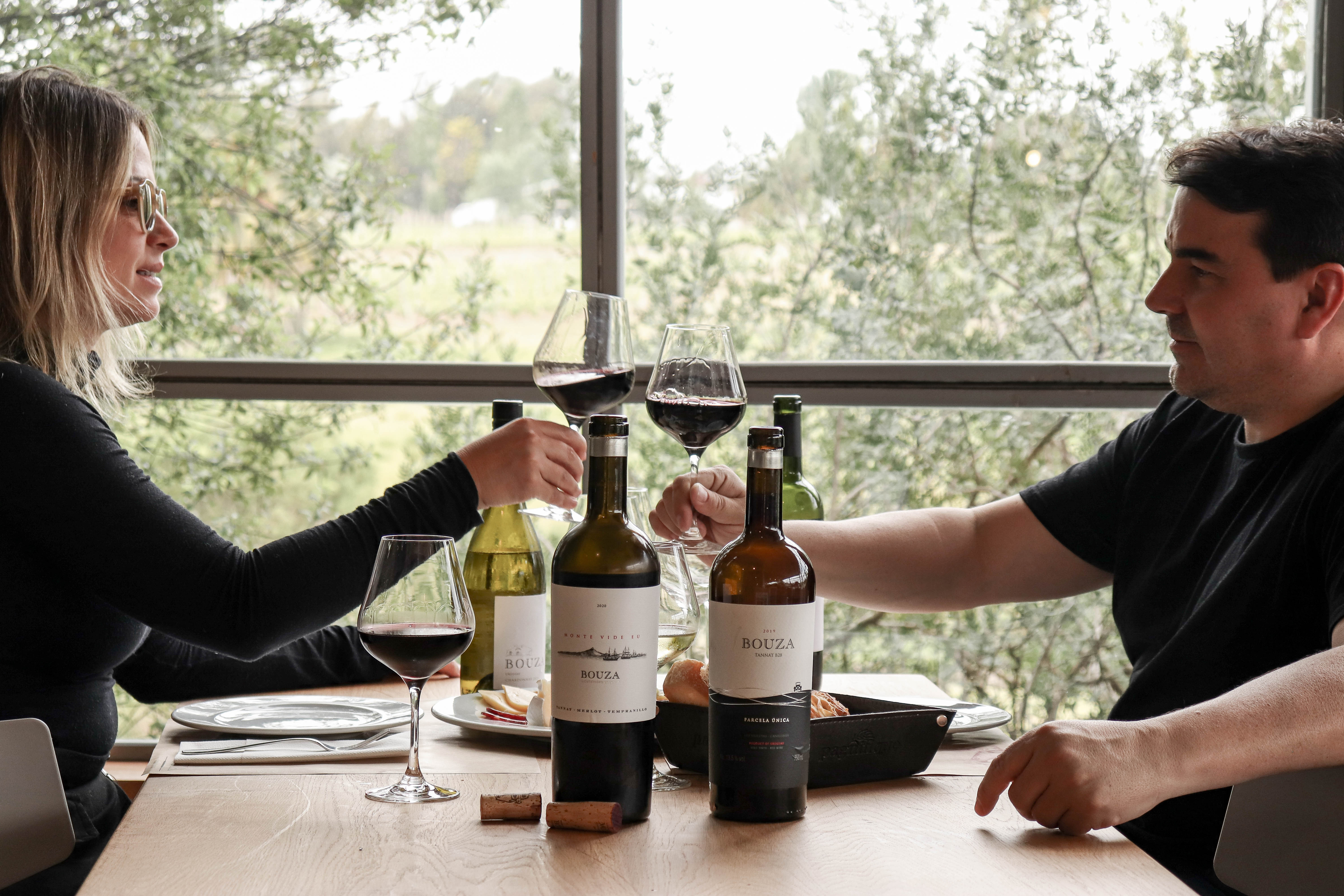 Visita guiada na Bodega Bouza - Wine Locals