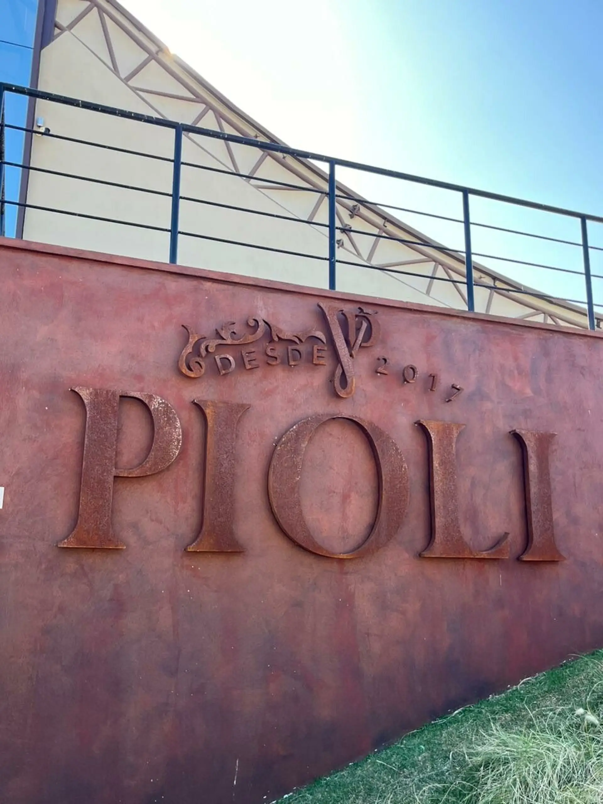 Vinícola Pioli - Wine Locals